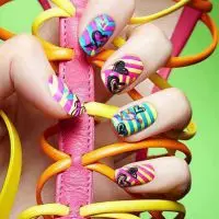 Hela manicura