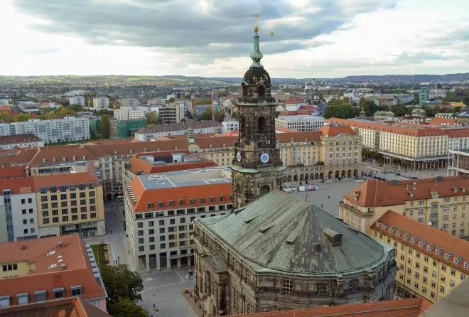 តំបន់ទេសចរណ៍ Dresden - ខាសខាសដែលជាកន្លែងកាន់បន្ទះរបស់ព្រះអំបូររាបសារាបស្មើរប្រាសាទព្រះវិហារ 9177_12