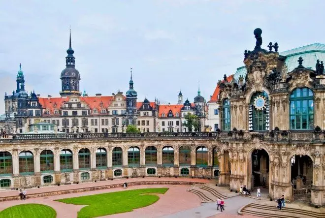 Dresden ატრაქციონები - Castle-Residence, Panel პროცესია მთავრები, ტერასა Brulya, ციხე Pilnitz, Hofkirhe და სხვა 9177_3