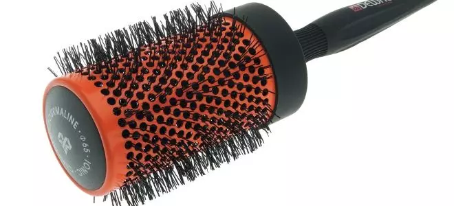 Brasing za lase - kaj je to? Round Hair Styling Comb, Bashing Polaganje 9345_12