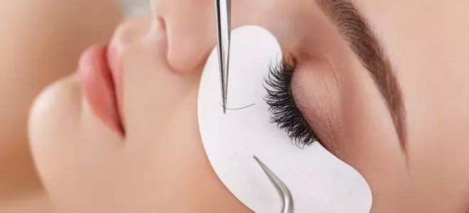 Refia mafuta eyelashes yekukura - application. Maitiro ekubvisa zisodhi eyelashes ne nekukurumidza mafuta? 9679_3